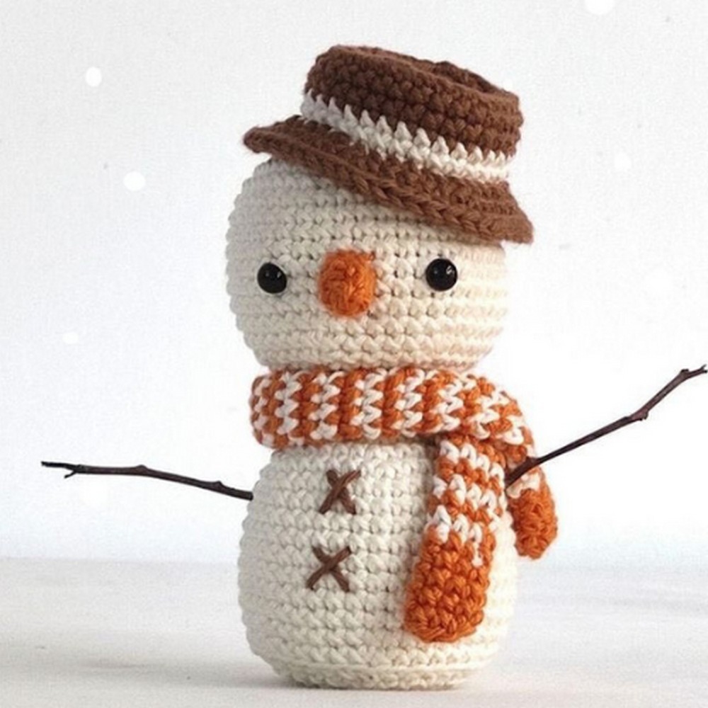 Crochet Snowman Pattern For Winter - Yours Patterns