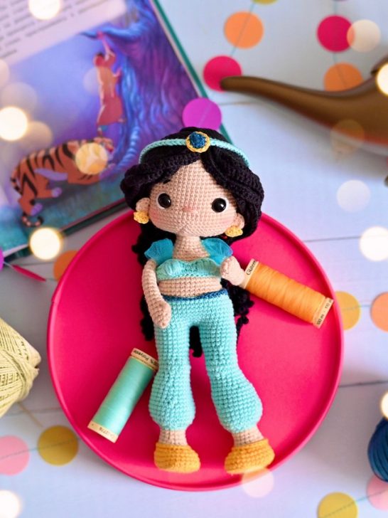 Crochet Dainty Dragonfly Amigurumi Pattern - Yours Patterns