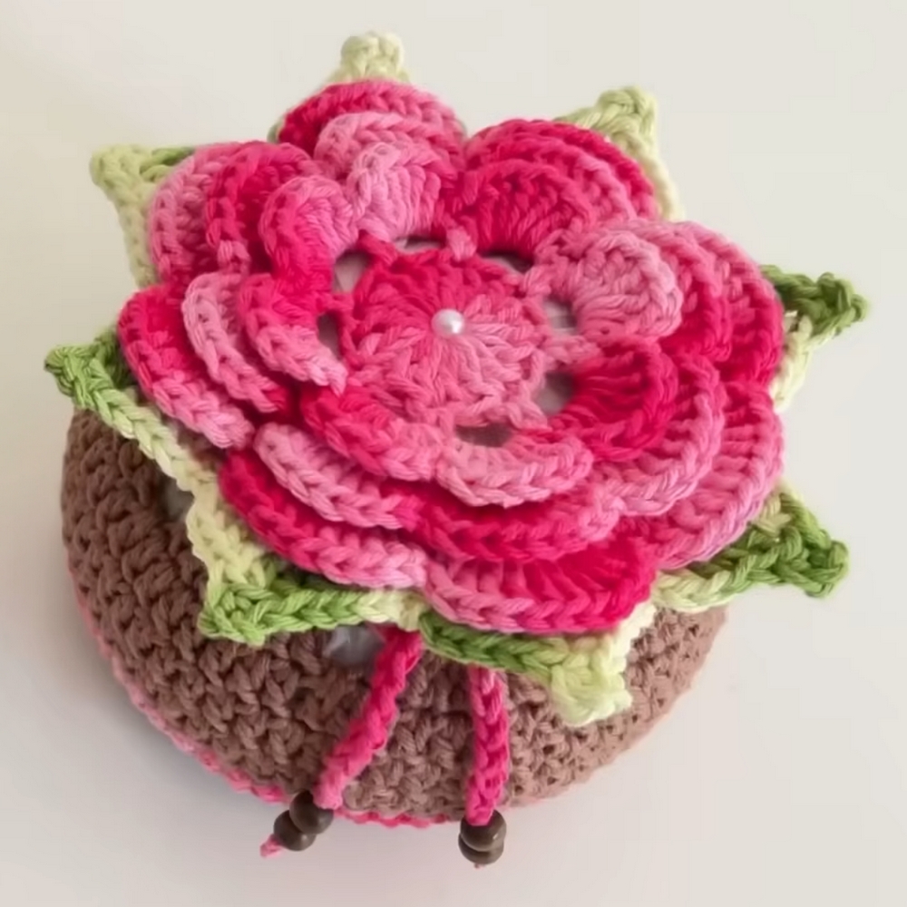 FREE Crochet Door Stopper Pattern For Decorative Accent - Yours Patterns