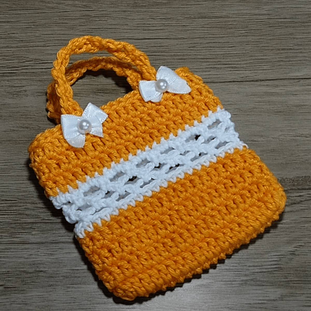 Minimalist Crochet Bag Pattern That Balances Style and Storage - Yours ...