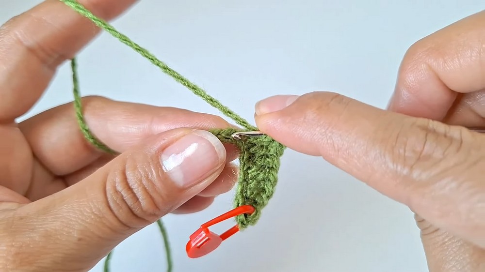 Simple Crochet Christmas Holly Ornament To Add Cheer In Decor - Yours ...
