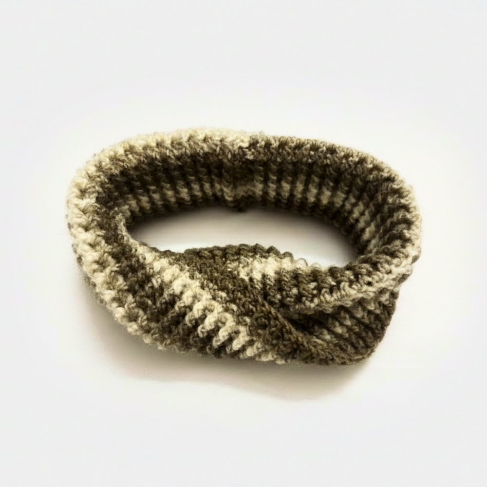 Simple Crochet Postal Cowl Pattern That’s Cozy and Stylish - Yours Patterns
