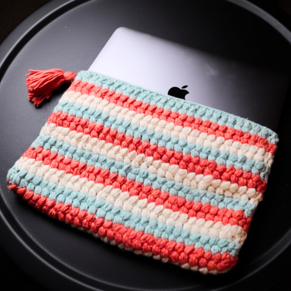 Crochet Laptop Sleeve Pattern That Fits All Gadgets - Yours Patterns