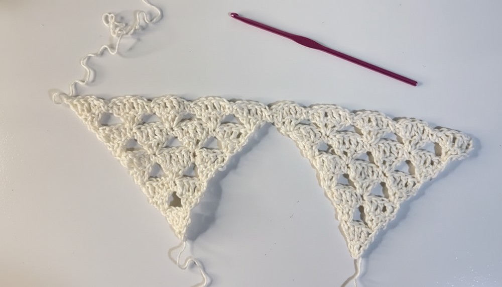 Beginner-Friendly Crochet Triangle Top Pattern That Fits Beautifully ...
