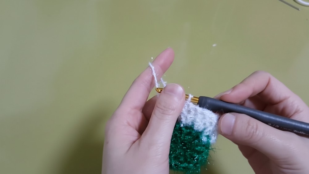 Minimal Crochet Circular Washcloth Pattern That Feels Timeless - Yours ...