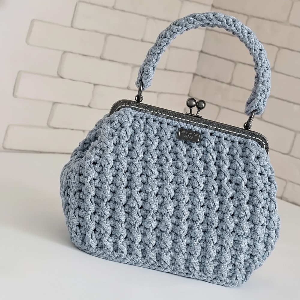 Modern-Chic Crochet Bag Pattern for Everyday Style - Yours Patterns