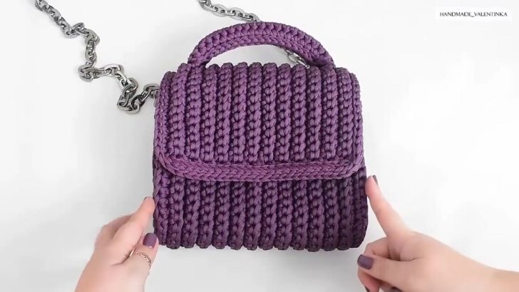Chic Crochet Fashionable Bag Pattern for Stylish Looks - Yours Patterns